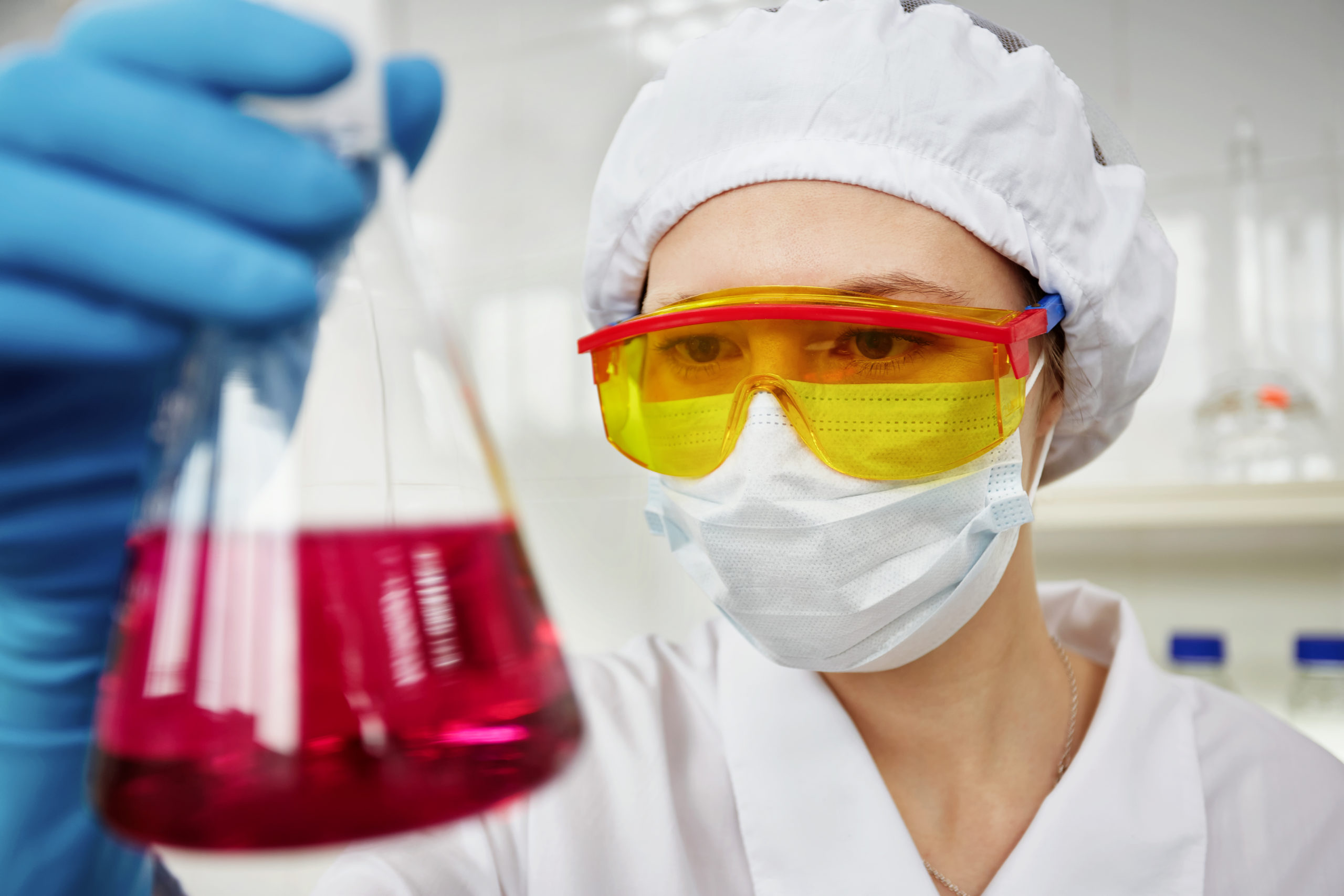 Safety Goggles in Laboratories: Importance and Uses