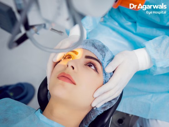 स्पष्ट दृष्टि के लिए SMILE नेत्र सर्जरी क्यों चुनें?