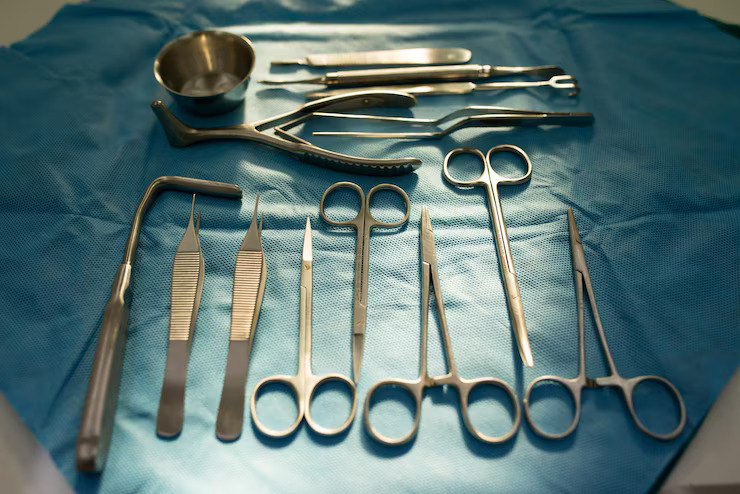 Instruments Used in Cataract Surgery: A Complete Guide
