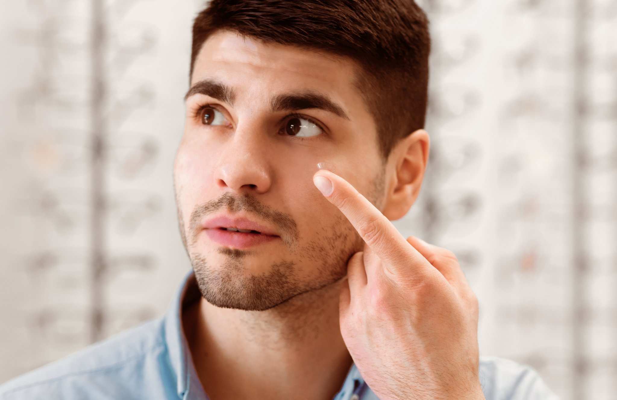 Easy Ways to Remove Contact Lenses from Your Eyes – Tips & Tricks